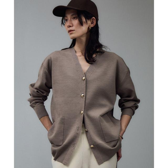 サロン アダム エ ロペ（SALON adam et rope’ ）/ウールVネック金ボタンカーディガン