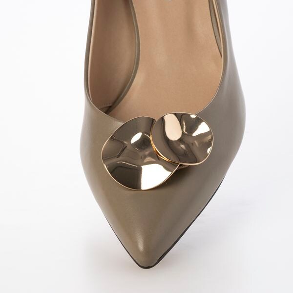 カリーノ（carino）/メタルパーツパンプスの通販はau PAY マーケット