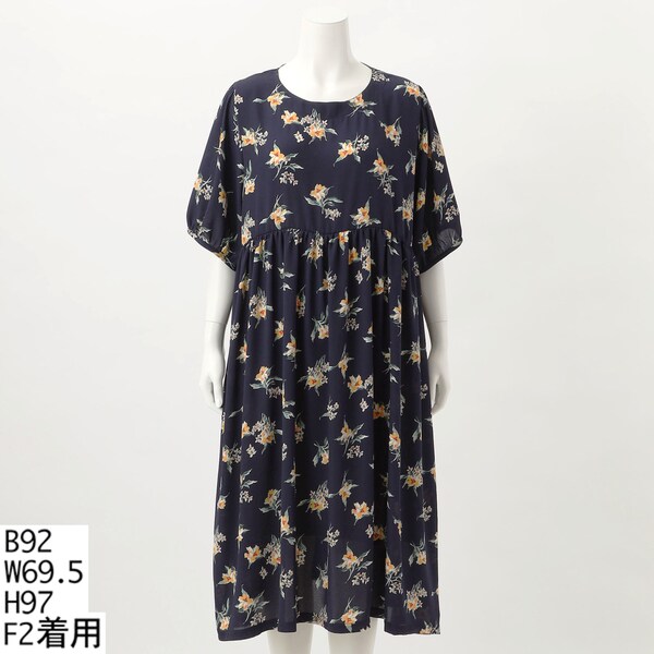 ターシャルビー/【大きいサイズレディース】フラワープリントパフスリーブ切り替えギャザーワンピース【日本製】