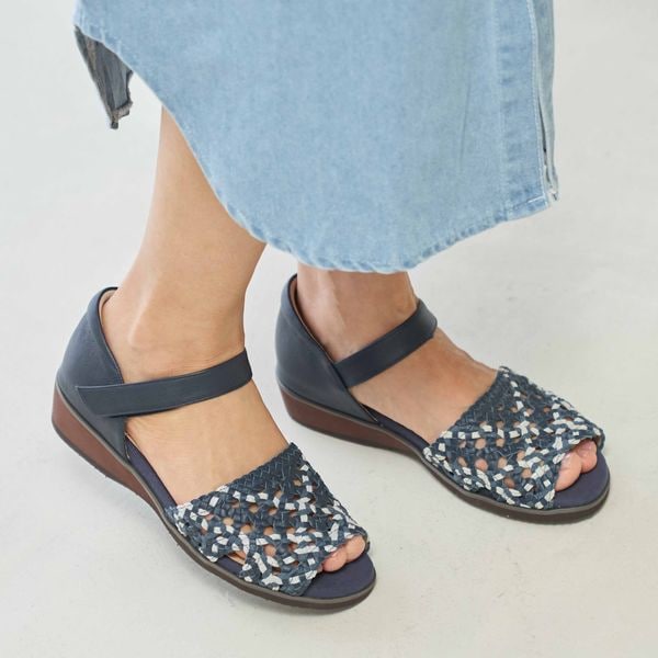 アトリエ（Atelier）/新色追加【３Ｅ】メッシュ編みサンダル