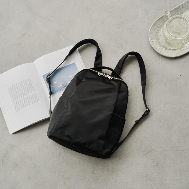 ラシット（russet）/＜背面メッシュ仕様＞クラウズナイロンリュックサック(CE−1499)