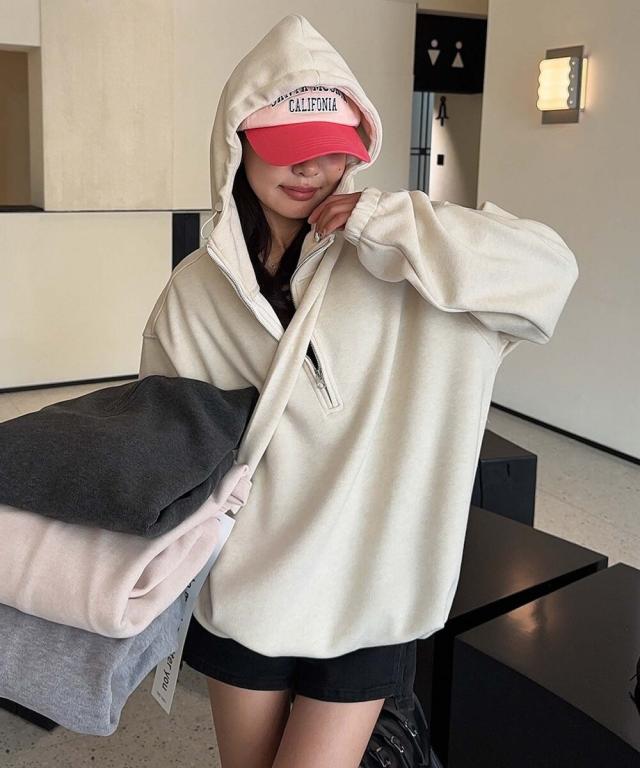 アイモハ（aimoha）/バッグ付き大きめフードハーフジップパーカー