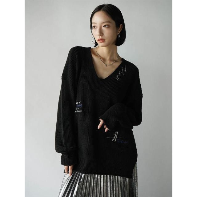 ラディエイト（RADIATE）/ロゴ刺繍Vネックニット