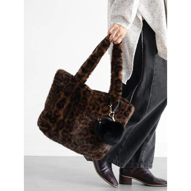 ヴァン（Vin）/リバーシブルファートート(leopard)