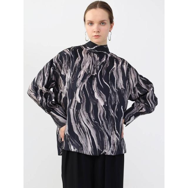 アーガ（Aga）/スタンドネックペイントブラウス