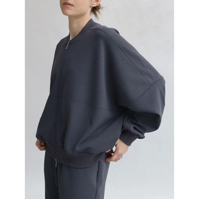 アーガ（Aga）/Agaロゴ刺繍入りジップパーカー