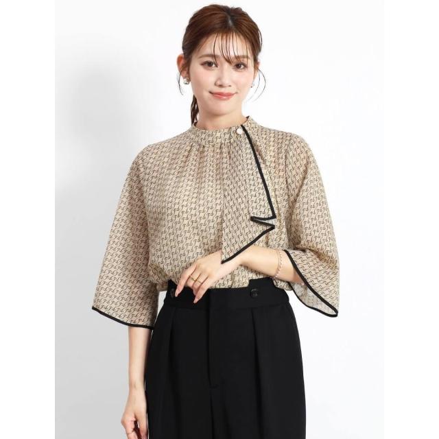 フェンネル（FENNEL）/ロゴジオメトリックスカーフタイブラウス