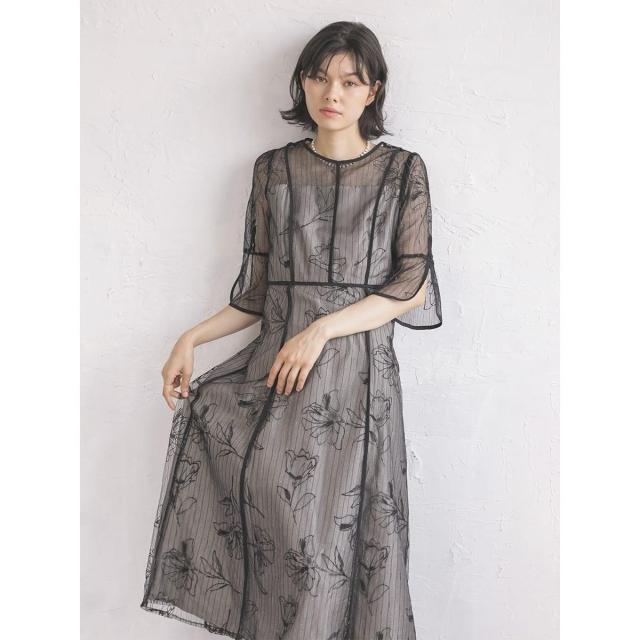 プチローブ（petirobe）/フラワー刺繍ラメチュールドレス