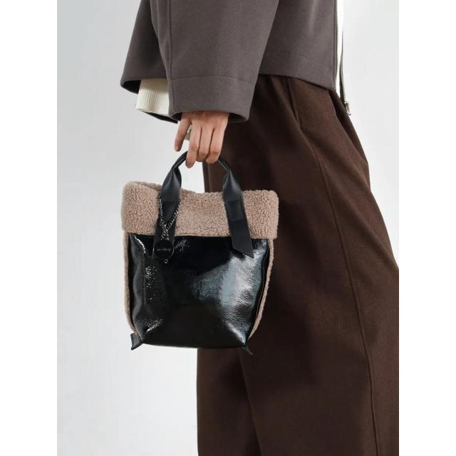 ヌエール（nouer）/バイカラーボア×エナメルミニトート