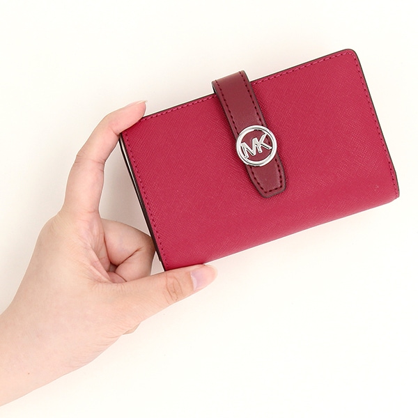 マイケル・コース（Michael Kors）/GREENWICH ジップアラウンド タブ ウォレット ミディアム