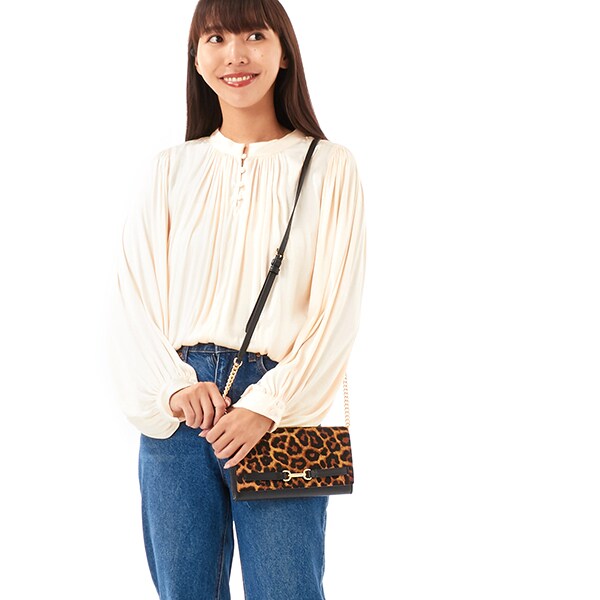 マイケル・コース（Michael Kors）/CARSON LG WALLET ON A CHAIN クロスボディ