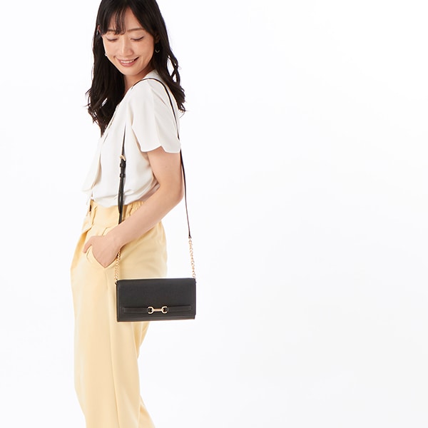 マイケル・コース（Michael Kors）/CARSON LG WALLET ON A CHAIN クロスボディ