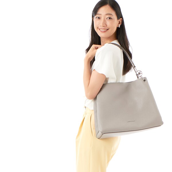 マイケル・コース（Michael Kors）/CHRISTINA ぺブル レザー ショルダー ラージ