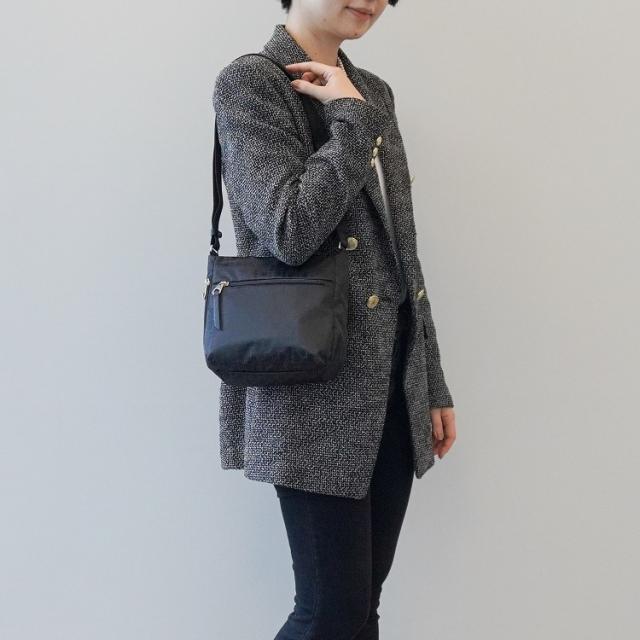 プログレ（PROGRES）/ショルダーバッグ 小 軽量 強撥水