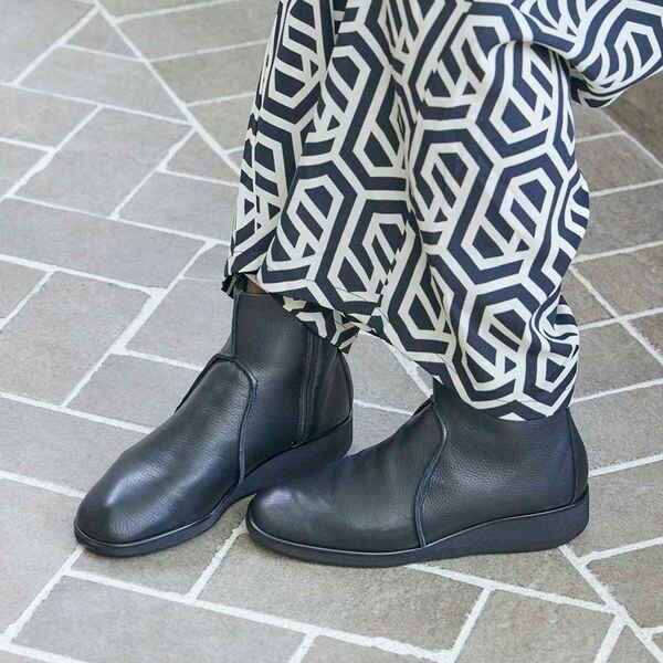 ディッシー（D’ICI）/スクエアトゥフラットブーツ