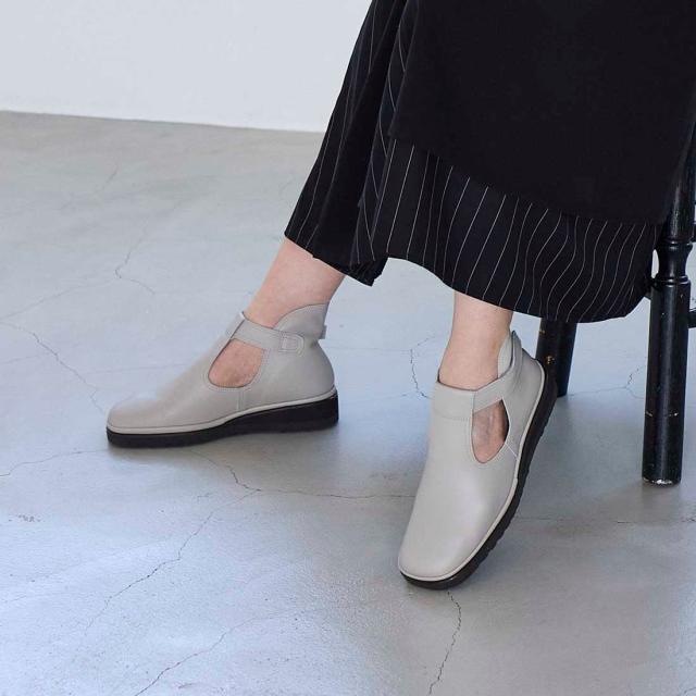 ディッシー（D’ICI）/ベルト付きサイドオープンブーツ