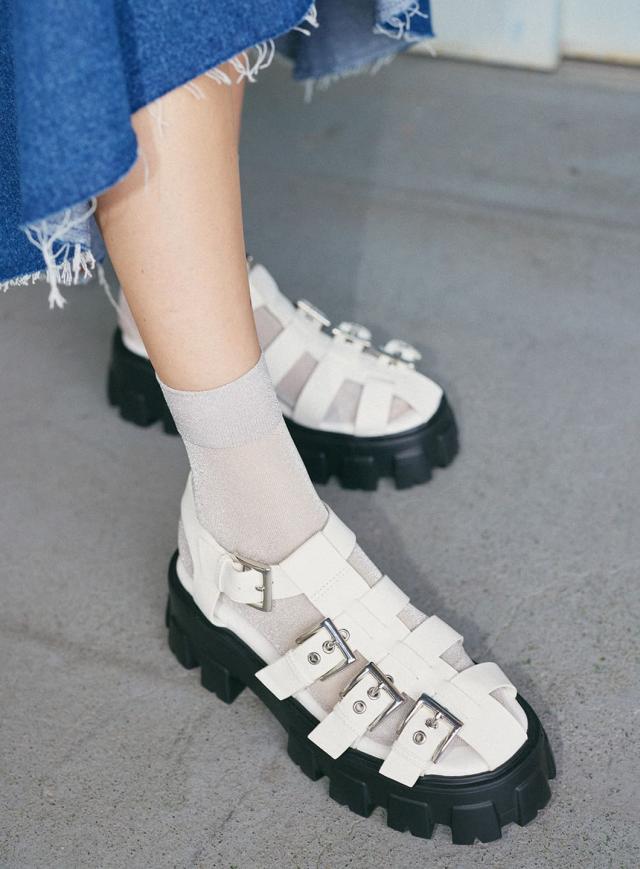 コエル（COEL）/ベルトグルカサンダル