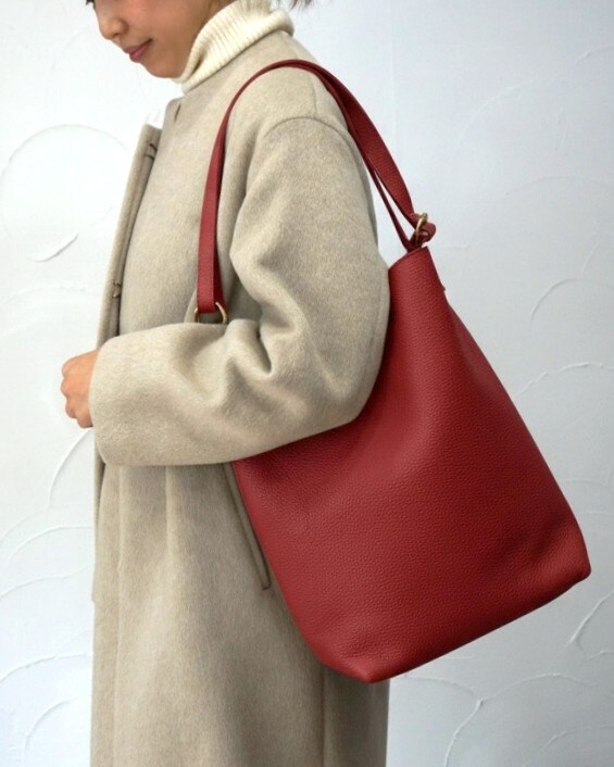 リエンピーレ（RIEMPIRE）/2way イタリアンレザー大容量ショルダーバッグ　LAVINA