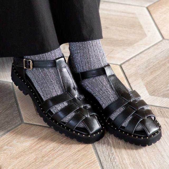 スコーピウス（SCORPIUS）/【SCORPIUS】 スタッズ グルカサンダル