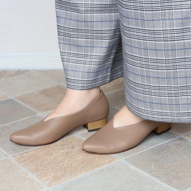 エイチエス（HS）/日本製 HS Vカット レザー タッチ パンプス