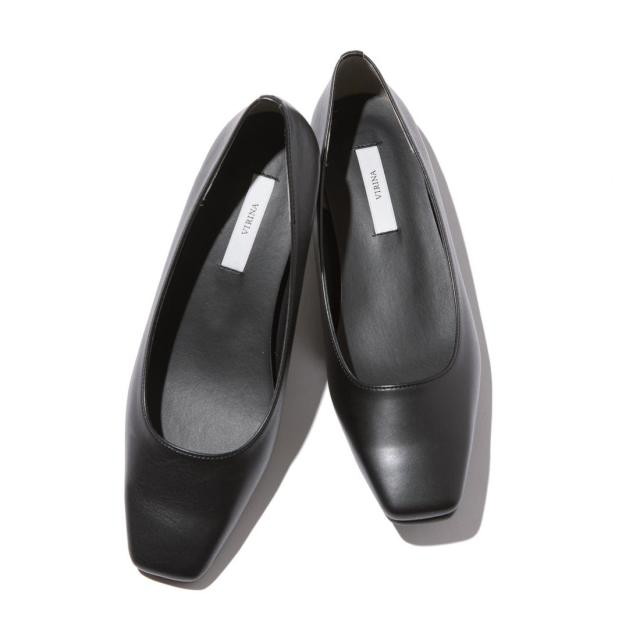 ヴィリーナ（VIRINA）/晴雨兼用スクエアプレーンパンプス