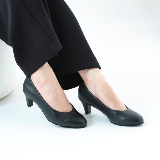 ヴィリーナ（VIRINA）/ネセサリーパンプス