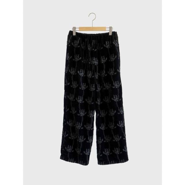 アンプル（Ample）/フラワー刺繍ベロアパンツ