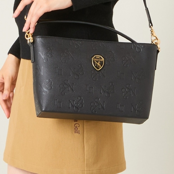 エヌエス23・パー・ニッサゴルフ　（NS23 par Nissa Golf）/【本革使用】エンボス加工ショルダーバッグ大