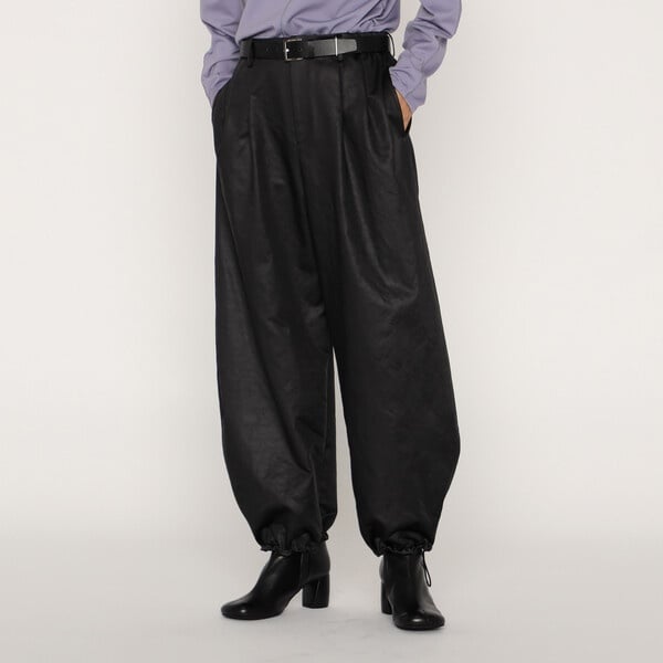 メゾンプラチナ（Maison Platinum）/レザーライクサテン バルーンパンツ