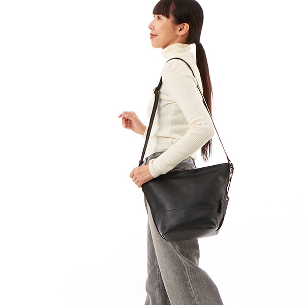 アトランタ（ATLANTA）/アトランタ ATLANTA / やぎ革軽量バケツ型ショルダー