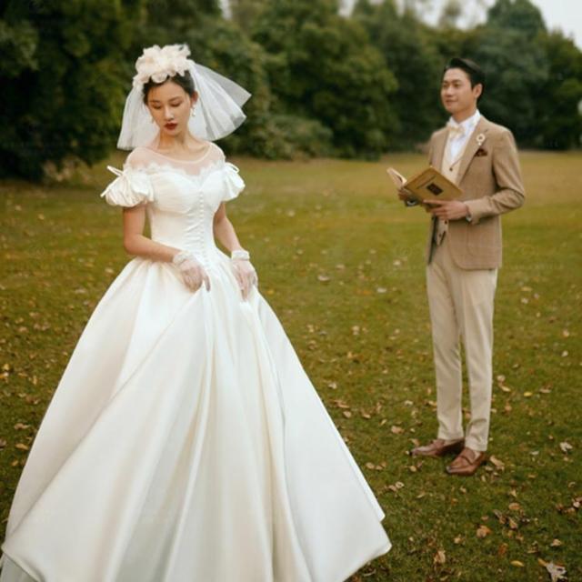 ウエディングドレス ウェディングドレス Vネック Aライン パフスリーブ