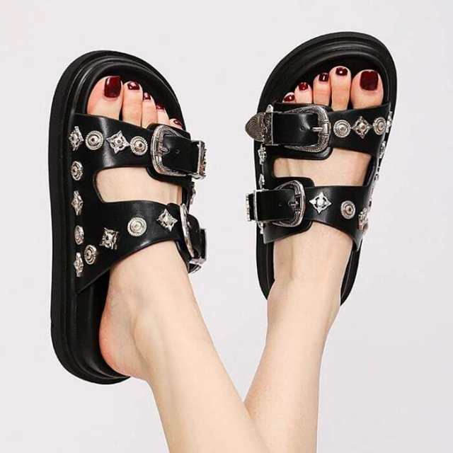 レディース コンチョデザイン厚底サンダル プラットフォームサンダル 大人可愛い ママコーデ ママファッション 韓国 オルチャンファッション 人気 トレンド 新作 20代 40代 シューズ 靴 30代