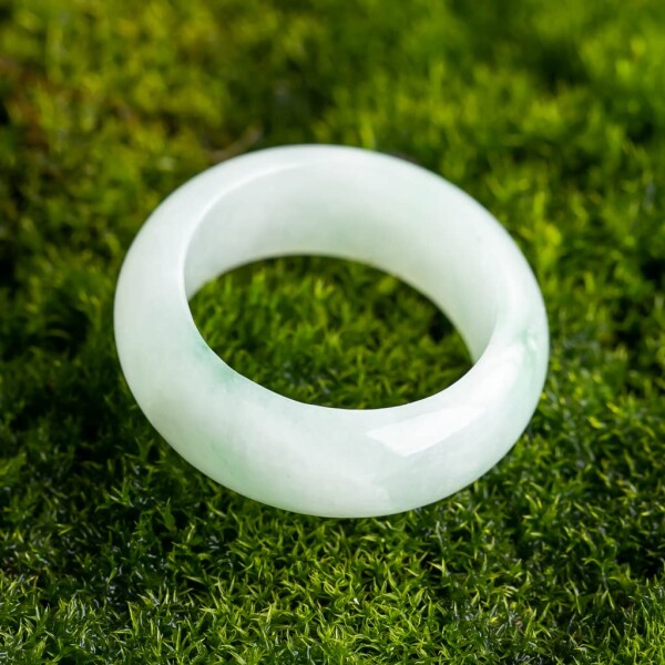 17号 糸魚川天然翡翠 くりぬき指輪 白色 日本国石 縄文の