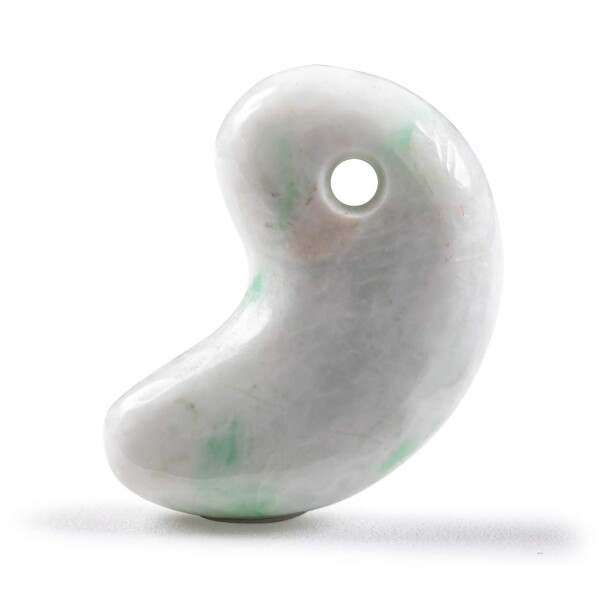 糸魚川天然翡翠 勾玉 淡緑色 日本国石 縄文のパワーストーンMT0800