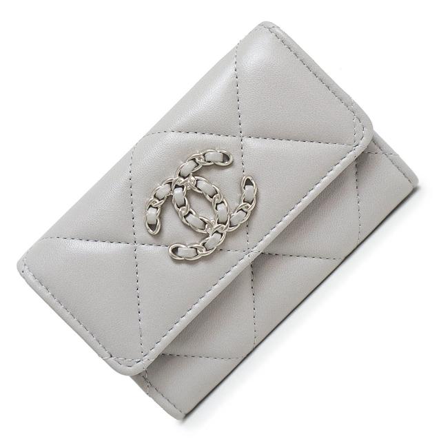 （新品・未使用品）シャネル CHANEL 19 ナインティーン マトラッセ フラップ カードケース 名刺入れ 定期入れ パスケース ケース 小銭入れ 財布 ラムスキン レザー グレー シルバー金具 AP1790