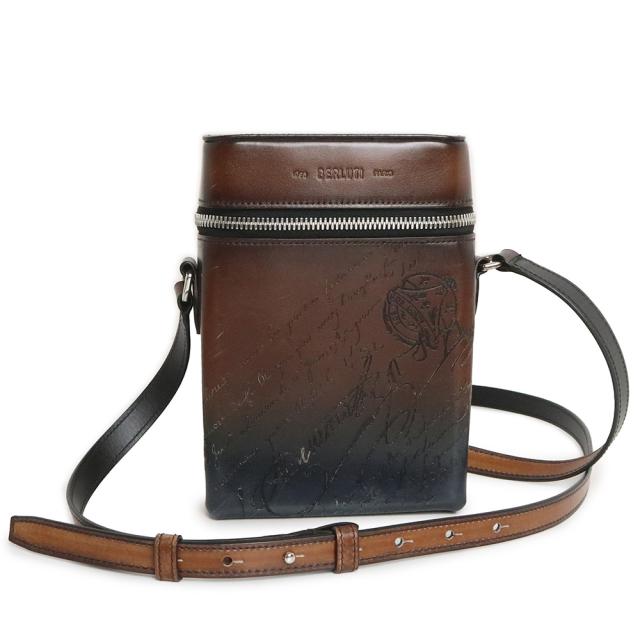 （美品）ベルルッティ Berluti フリー スクリットスワイプ カリグラフィー ショルダーバッグ 斜め掛け ヴェネチアレザー ブラウン 茶 シルバ—金具 FREE-V2