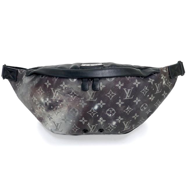 （美品）ルイ ヴィトン LOUIS VUITTON ディスカバリー バムバッグ ボディバッグ 斜め掛け モノグラムギャラクシー パープル ブラック 紫 黒 ブラック金具 M44444