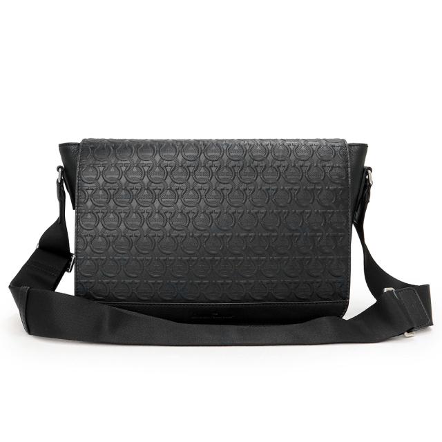 （未使用　展示品）サルヴァトーレフェラガモ Salvatore Ferragamo ガンチーニ ショルダーバッグ 斜め掛け レザー ブラック アンティークシルバー金具 FZ-24A441