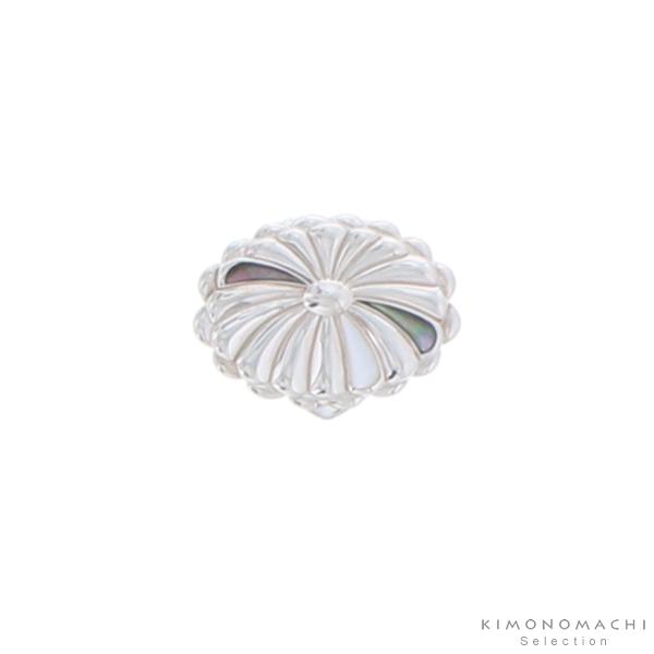 【Prices down】【お取り寄せ商品】螺鈿、シルバー925使用 帯留め「白、グレー系螺鈿 菊花」帯飾り 和装小物 洒落小物 螺鈿帯留め [送料無料]＜H＞ss2506wkm10
