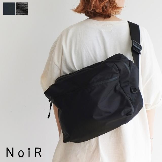 ショルダーバッグ メンズ レディース 斜めがけ 大人 斜めがけバッグ ブランド A4 かっこいい 大きめ 上品 おしゃれ スクエア たっぷり ファスナー付き マチ 広 無地 大容量 レインカバー付き ビジネス カジュアル 通勤 通学 ブラック 黒 バッグ 鞄 2025 冬 春 春夏