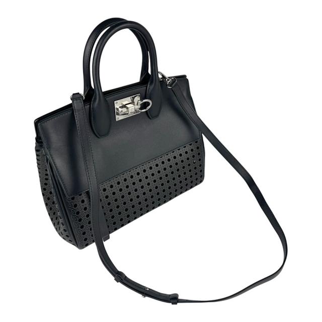 Salvatore Ferragamo サルヴァトーレフェラガモ ガンチーニ