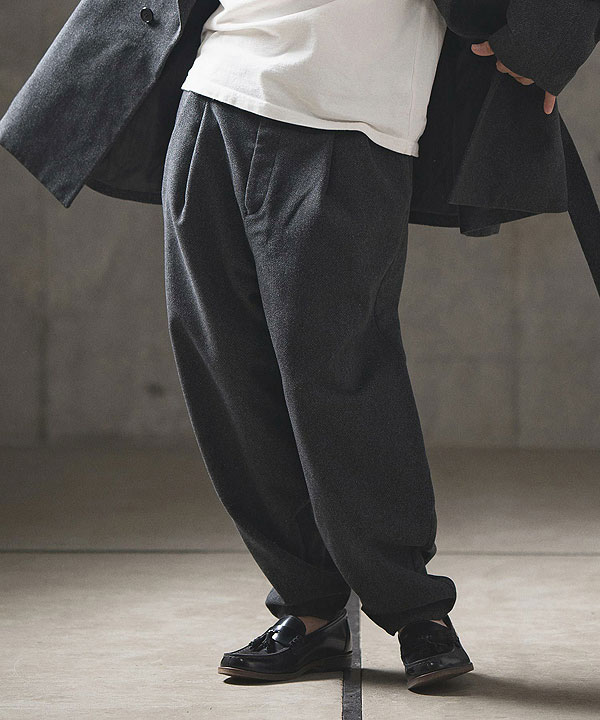 2024 秋冬 1st 先行予約 9月中旬〜下旬入荷予定 GLIMCLAP グリムクラップ Brushed fabric balloon silhouette pants メンズ atfpts 2024 秋冬 1st 先行予約 9月中旬〜下旬入荷予定 GLIMCLAP グリム