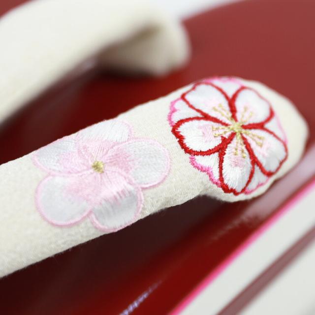 振袖 合皮製草履 3枚芯 「梅・桜刺繍 3枚芯草履」 鼻緒(