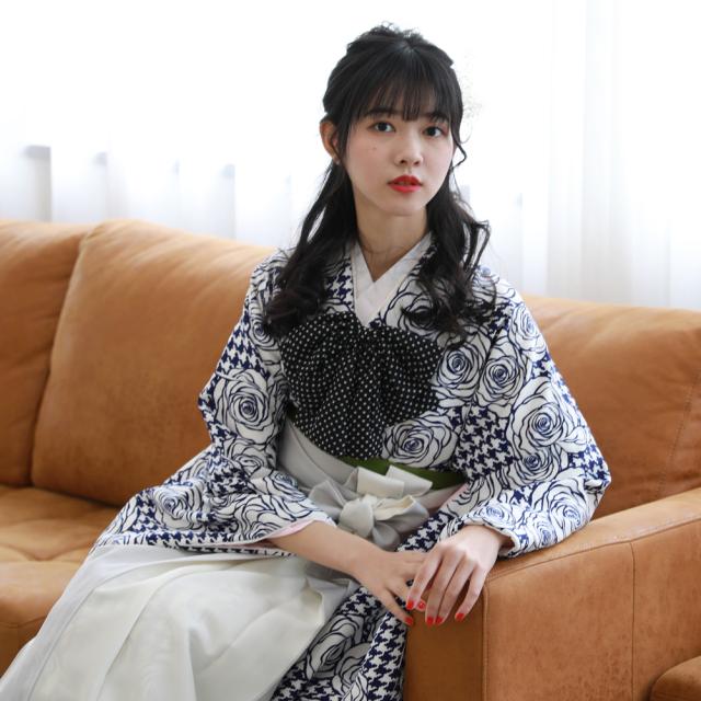 卒業式 袴 レンタル 女 大学 フルセット 袴セット 女性 卒業式袴セット 袴フルセットレンタル シンプル 「白地にレトロ紺薔薇柄と千鳥」    紺 青 白 大人