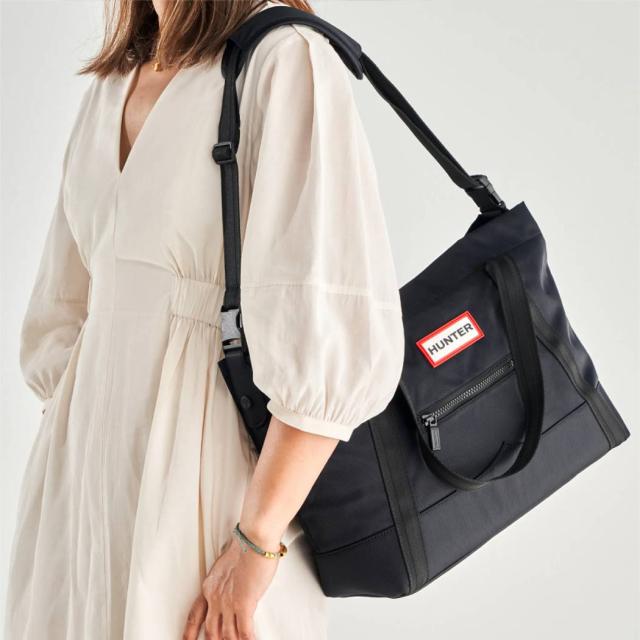 ハンター HUNTER 【正規取扱販売店】NYLON MIDI TOPCLIP TOTE ナイロン ミディアム トップ クリップ トート バッグ 13.06L メンズ レディース ブラック カジュアル バッグ 2WAY 通勤 通学 トートバッグ ショルダーバッグ ストラップ取り外し可能 UBS1201KBM