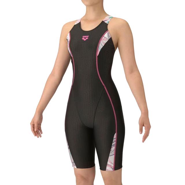 アリーナ arena アクアエクサ フィットネスワンピーススパッツ(オープンバック ハーフレッグ ぴったりパッド) レディース ブラック 黒 水泳 スイム フィットネス 水着 オールインワン AS5FWF08L-BKPK