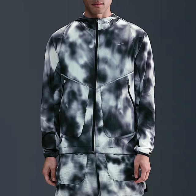 ナイキ NIKE ランニング ディビジョン UV ランニングジャケット メンズ ブラック 黒 スポーツ トレーニング パーカー ジャケット HJ4143-010