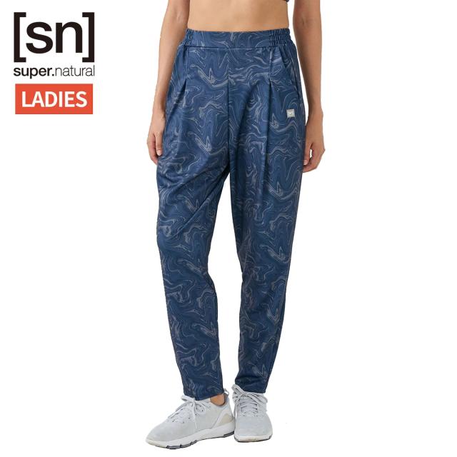 スーパーナチュラル sn super.natural エスエヌ テーパード プリント パンツ レディース ネイビー 紺 スポーツ フィットネス ロング パンツ SNWJ10241-J114