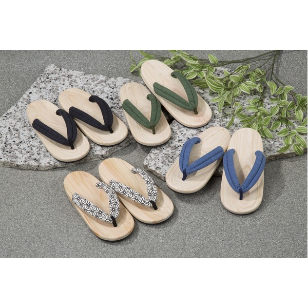 足への衝撃を和らげる 国産（日田）NEW檜サンダル（メンズ/ブラック