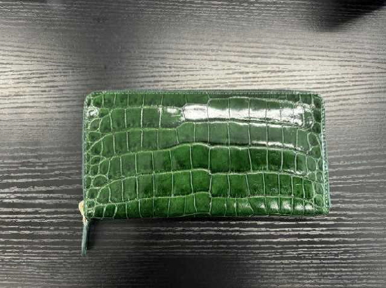 クロコダイル長財布 シャイニング加工 No.1207 メンズ財布 財布 長財布 クロコダイル財布 クロコダイル クロコダイル本革 紳士用 メンズ用 男性用 ワニ革 ワニ 革 本革 ワニ本革 おしゃれ 父の日 誕生日 バースデー プレゼント ギフト 贈り物 お祝い 贈答品 おすすめ 人気